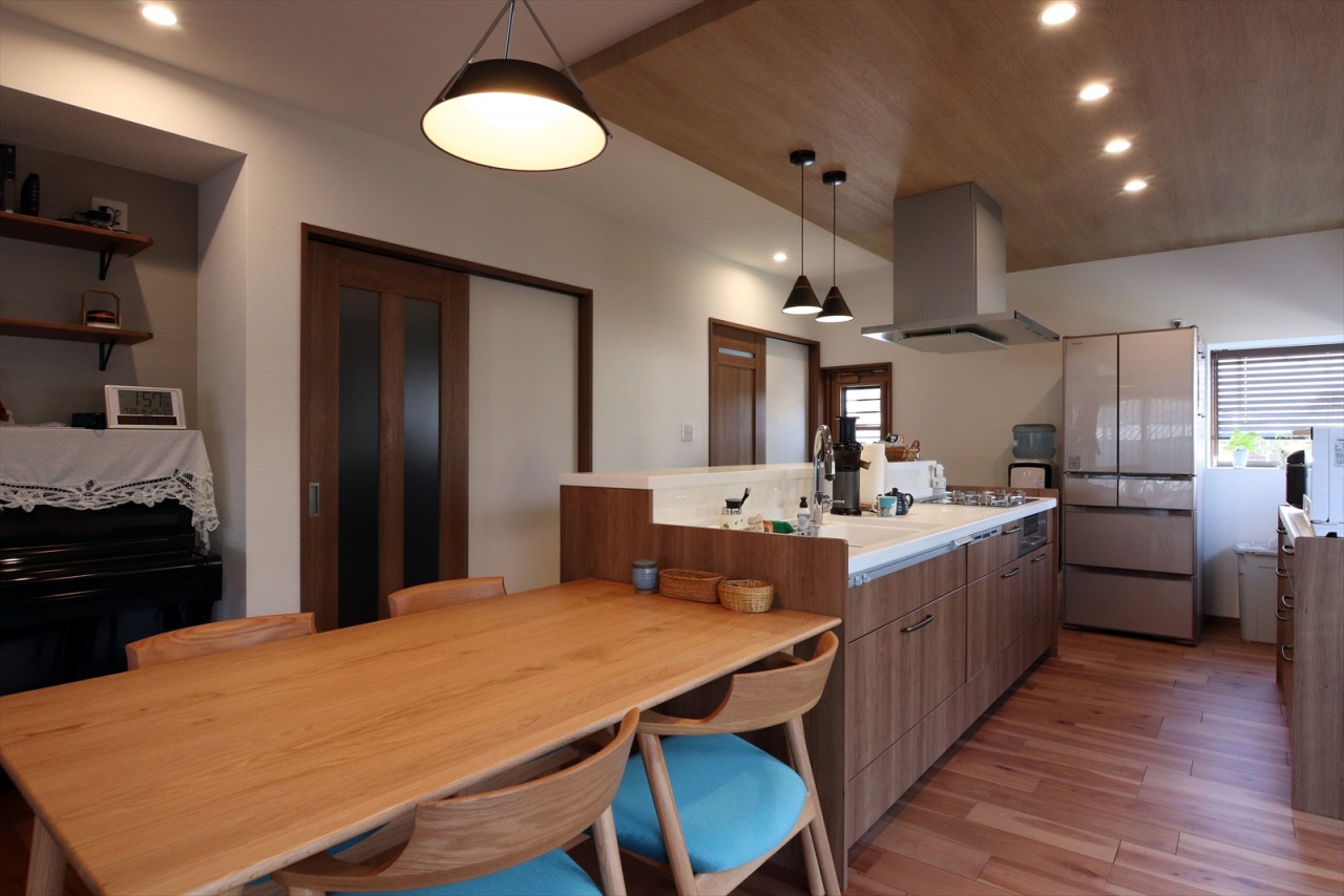 心満たされる癒しのカフェリビング - 施工事例 - TOKAI WiLLリフォーム 地元静岡に密着した生活総合リフォーム