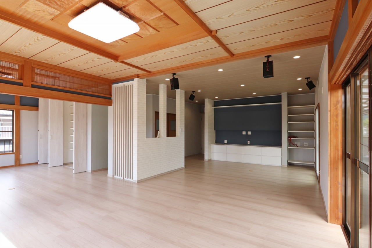 3部屋を繋げた大空間にさまざまな機能を内包したリビング - 施工事例 - TOKAI WiLLリフォーム 地元静岡に密着した生活総合リフォーム